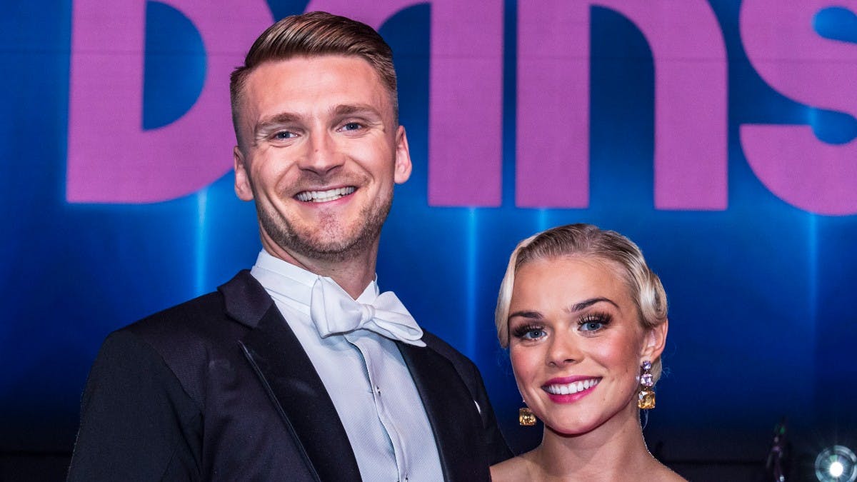 Se videoen: Daniel Wagner og Asta Björk falder til gulvet i svær dans | BILLED-BLADET