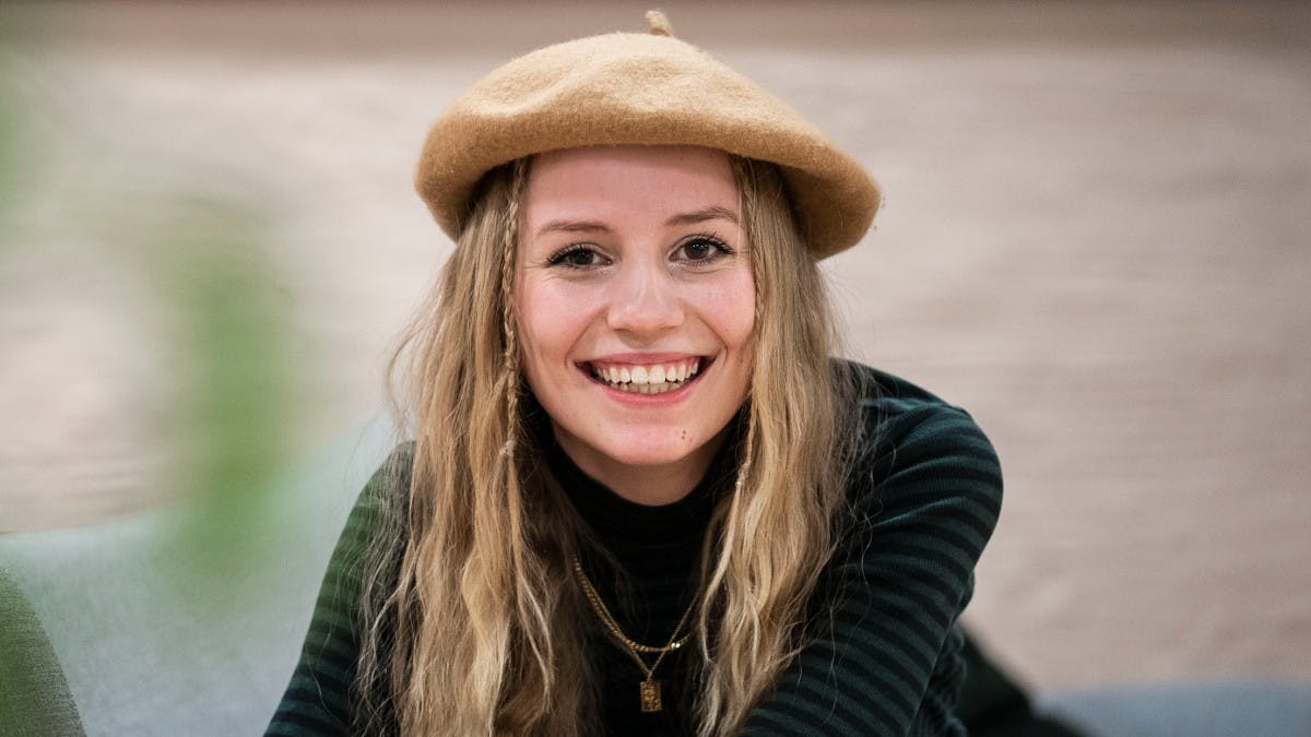 Flora Ofelia startede karrieren i MGP: Nu kan hun virkelig mærke stjernestøvet | BILLED-BLADET