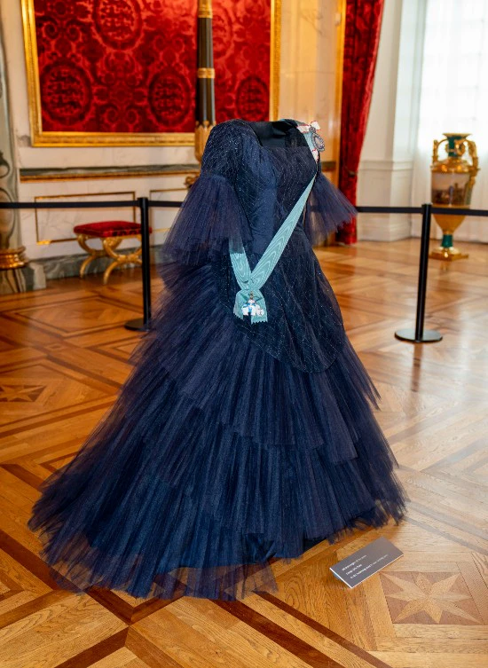 Hvad blev der af kronprinsesse Marys brudekjoledesigner? Nu er der nyt ...