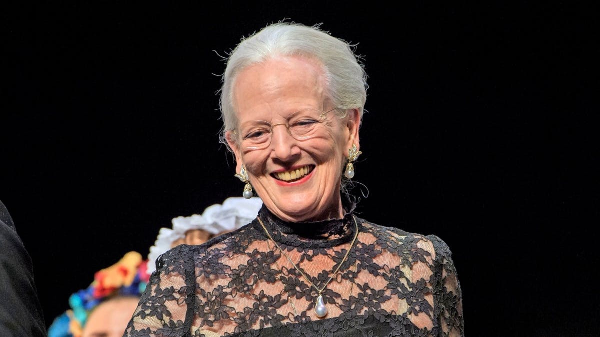 Se de usædvanlige billeder: Dronning Margrethe havde kongelig veninde med i tivoli | BILLED-BLADET