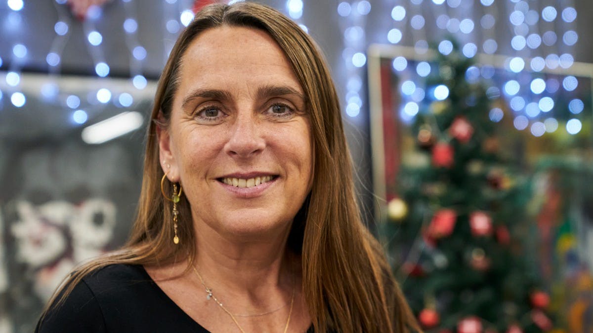 Giver traditioner videre til sin datter: Anne Hjernøe sætter ord på ...