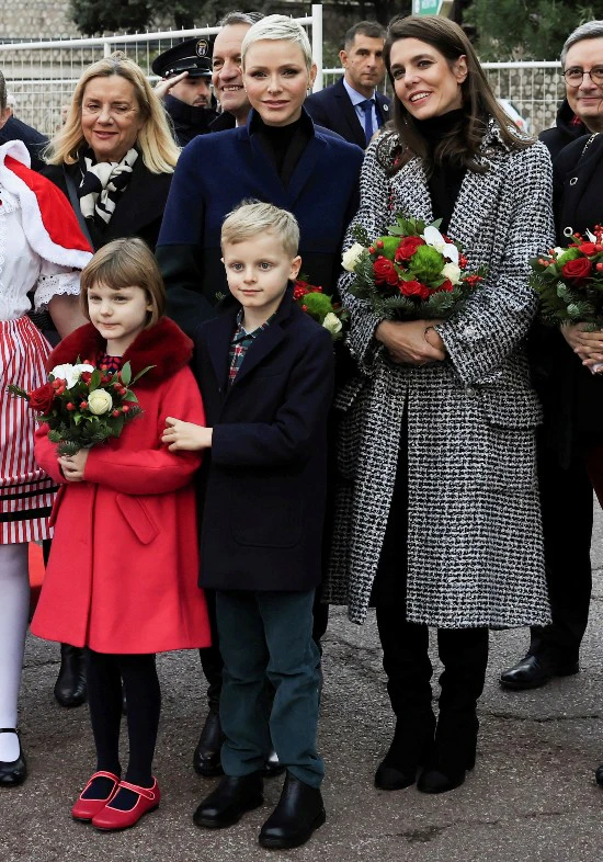 Nye søde billeder afslører: Se hvad prinsesse Athena og prinsesse ...