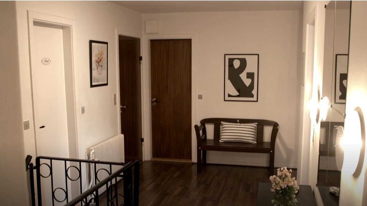 Arkitekt har aldrig afleveret et hus, der var så lidt færdigt før ...