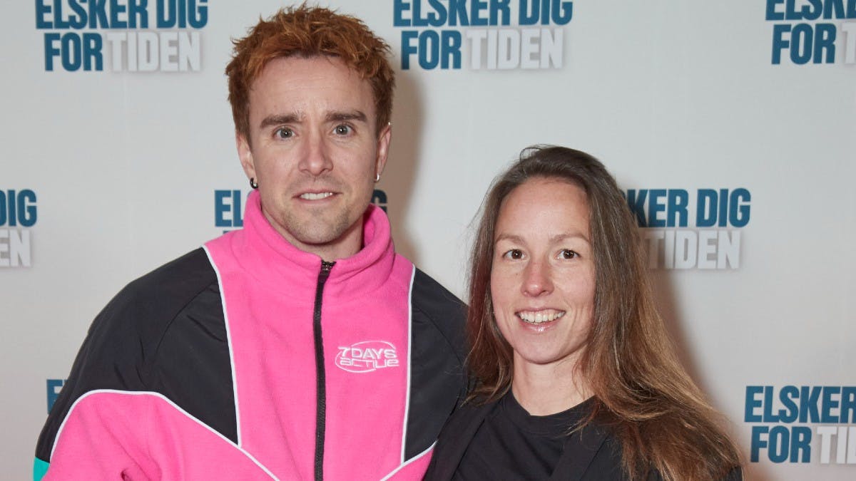 Dette besynderlige ritual gør Martin Johannes Larsen hver dag med sin ...