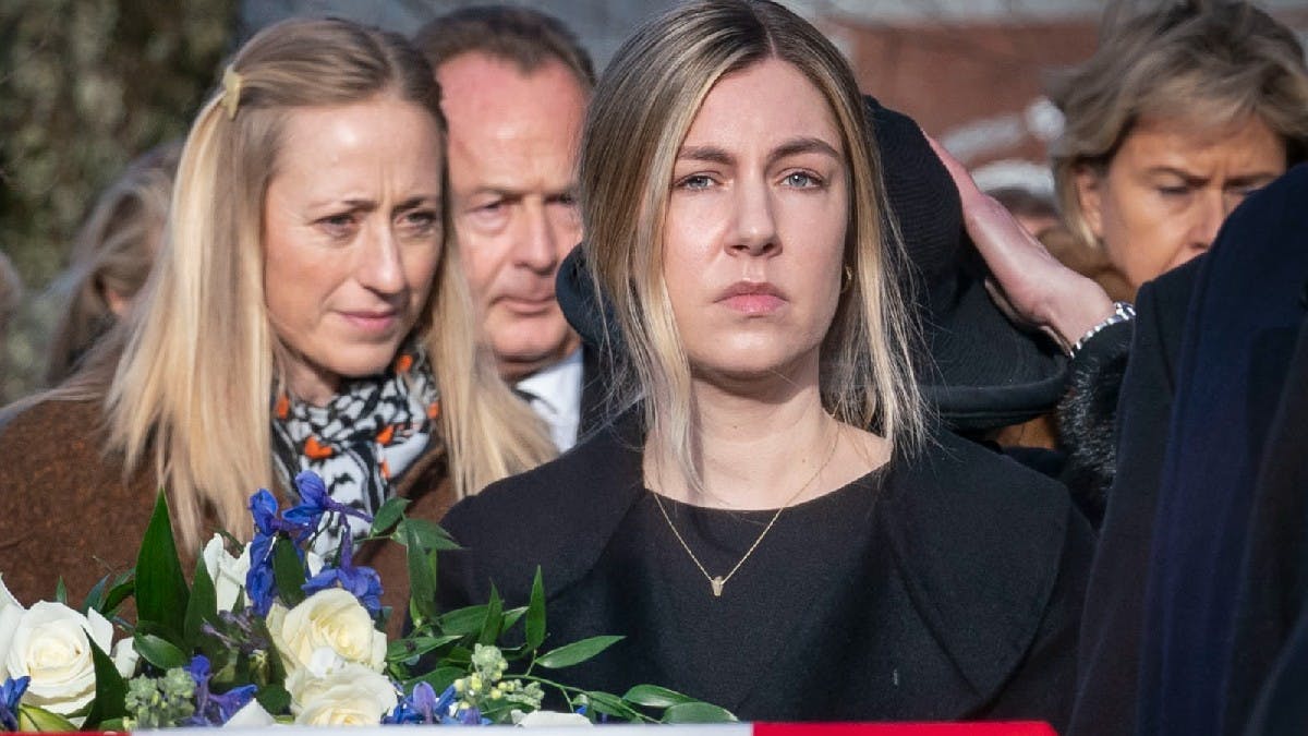 Grev Ditlevs datter med rørende ord til begravelsen: På gensyn far ...