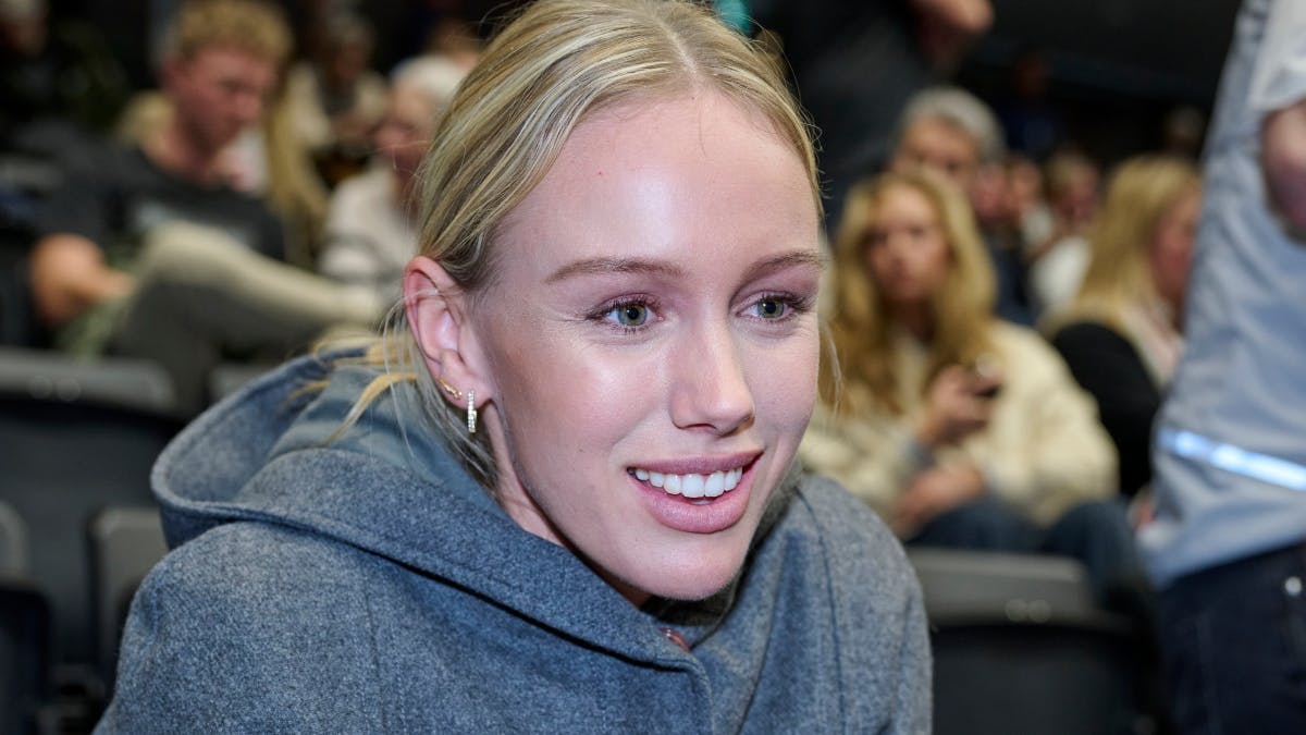 Endelig sammen igen i Danmark! Alma har savnet Holger Rune | BILLED-BLADET