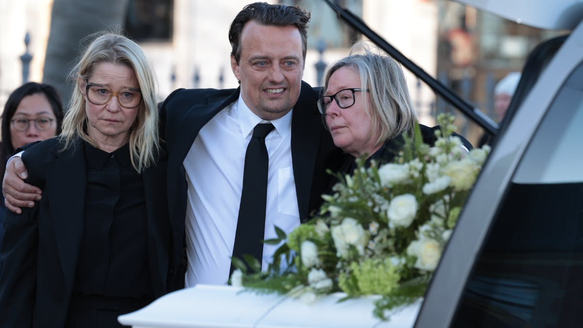 Gribende billeder: Britt Bendixens familie siger farvel | BILLED-BLADET