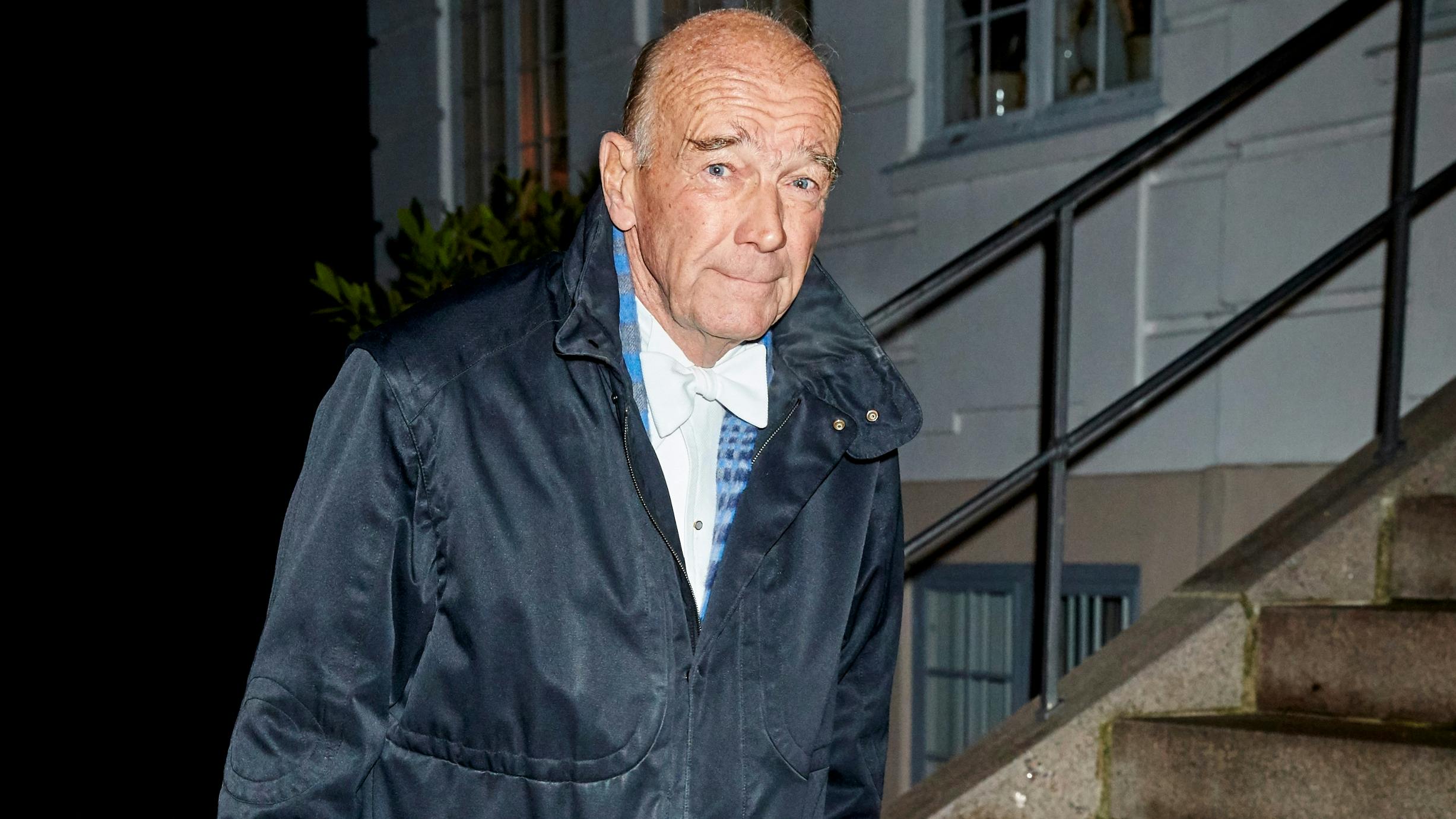 Se billedet: Jesper Bruun Rasmussen havde sin svigerdatter med til ...