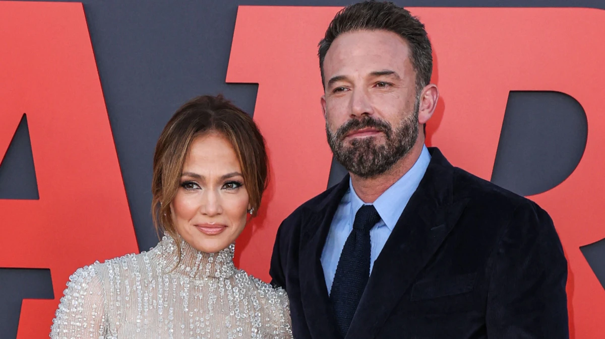 Jennifer Lopez strålede i Las Vegas i cutout-kjole med lårhøj slids ...