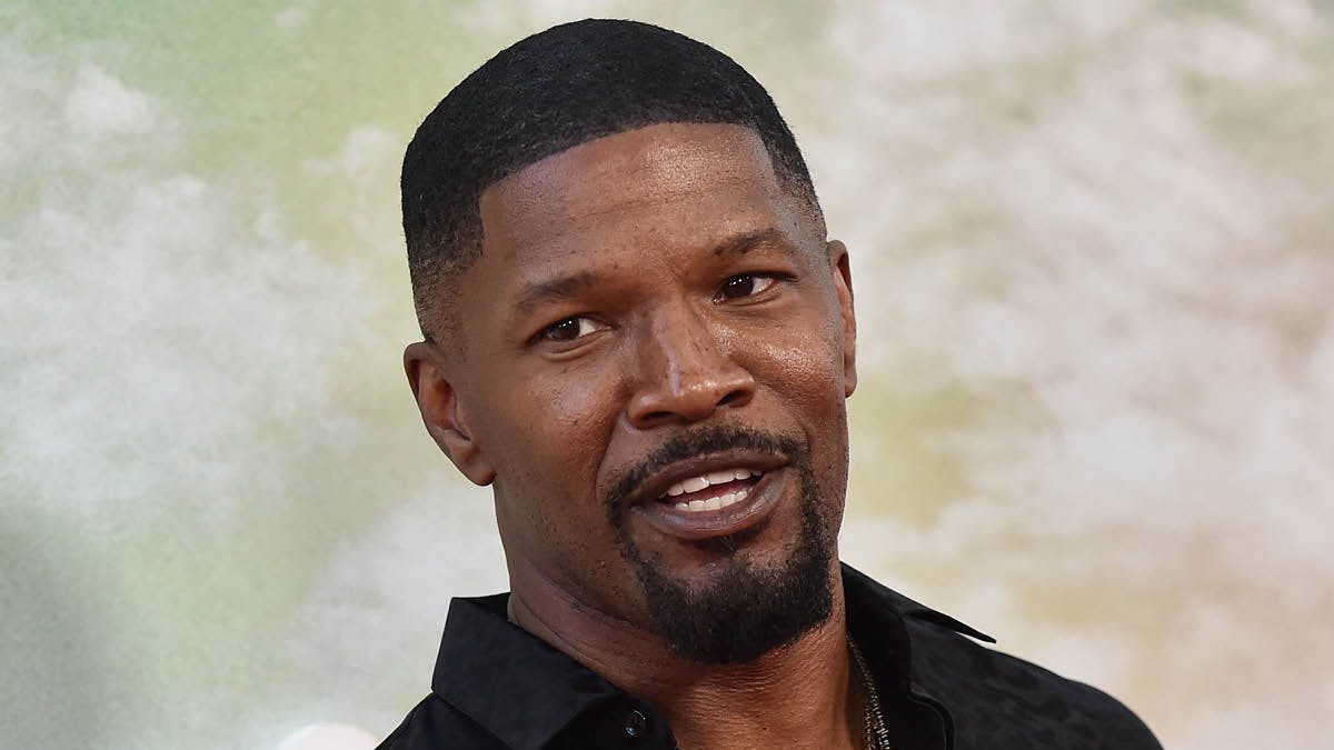 Familien hastede til hospitalet: Jamie Foxx i bedring efter ...