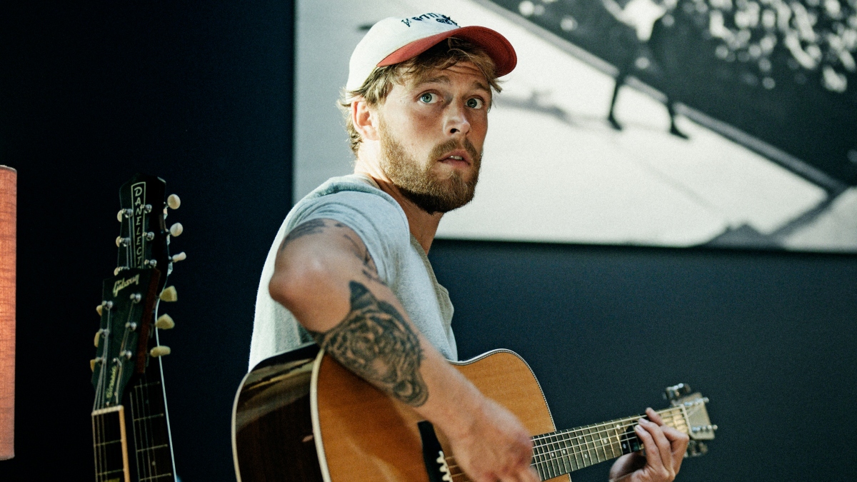 Christopher spiller hovedrollen i A beautiful life: Se ham i første ...