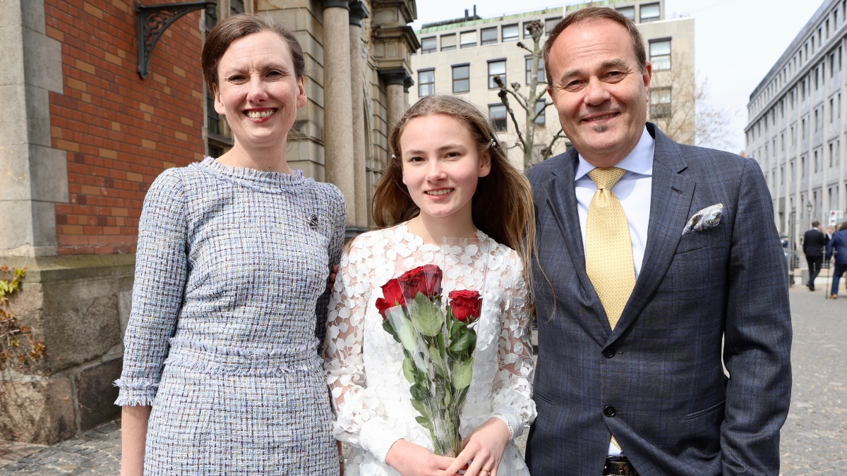 Rosenborg-familien samlet til konfirmation: Feodora stolt af sin skønne ...