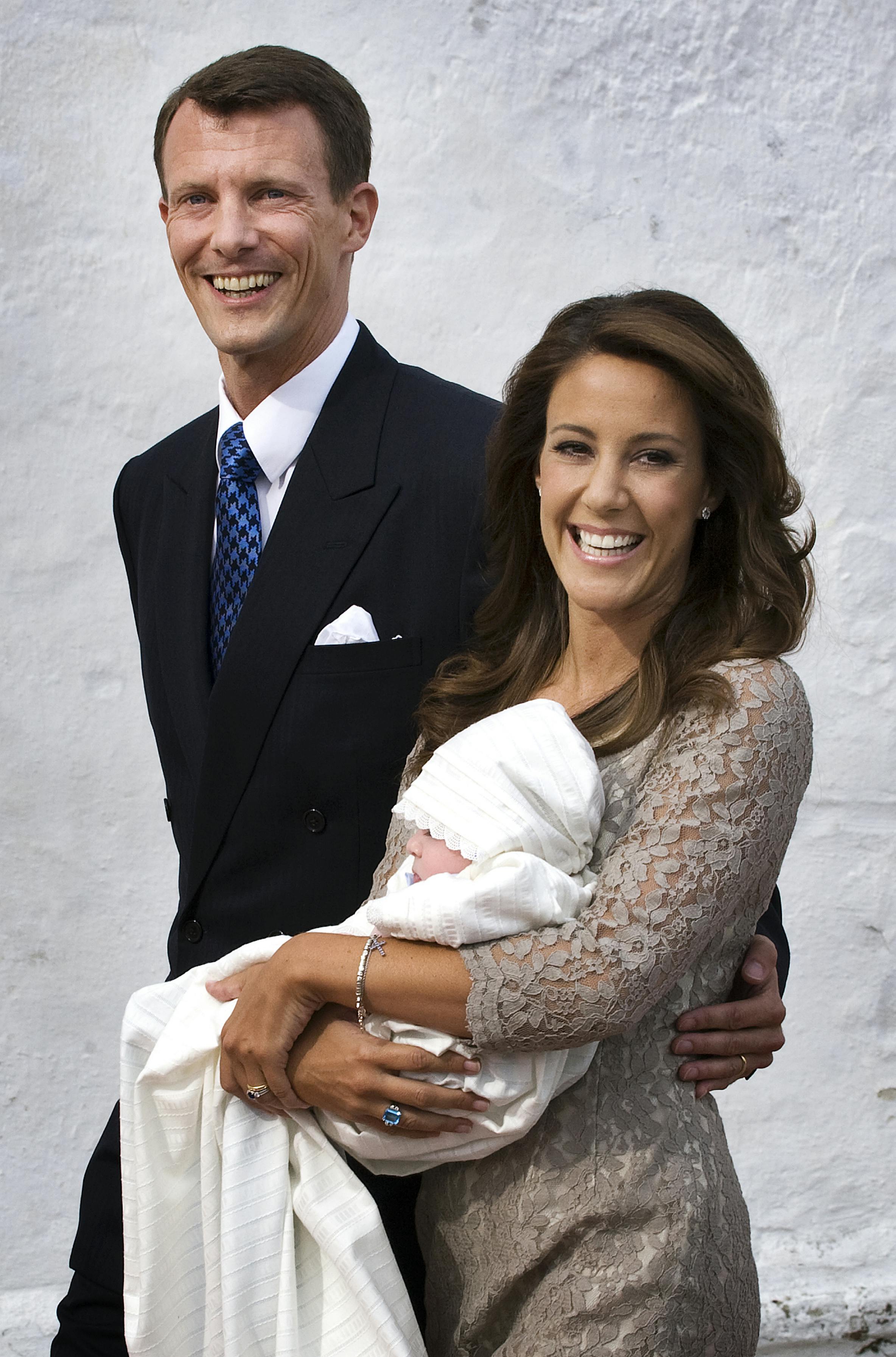 10 skønne pletskud: Så nuttet var grev Henrik ved sin dåb | BILLED-BLADET