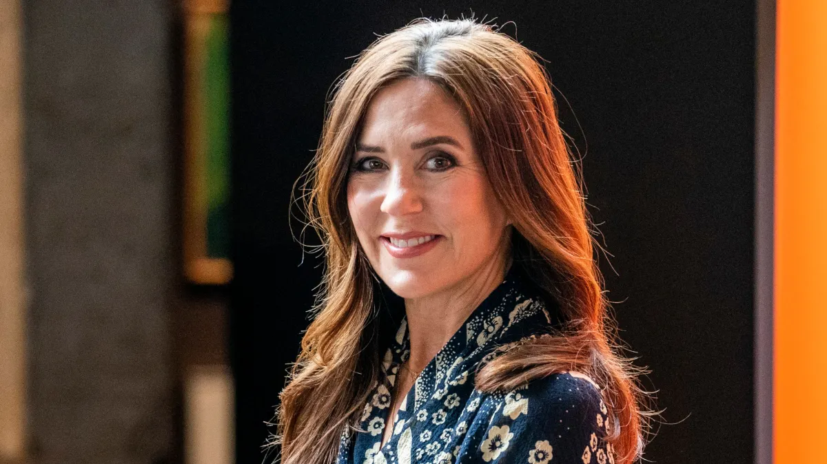 Blæste alle bagover med lækkert look: Mary var pariser-chik på festlig ...