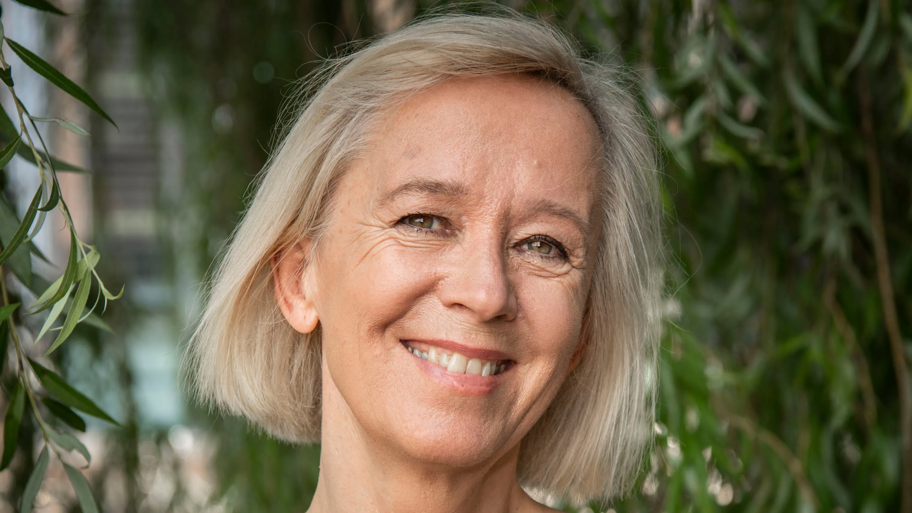 Kæmpe uventet overraskelse til dybt taknemmelig Anne Dorte Michelsen ...