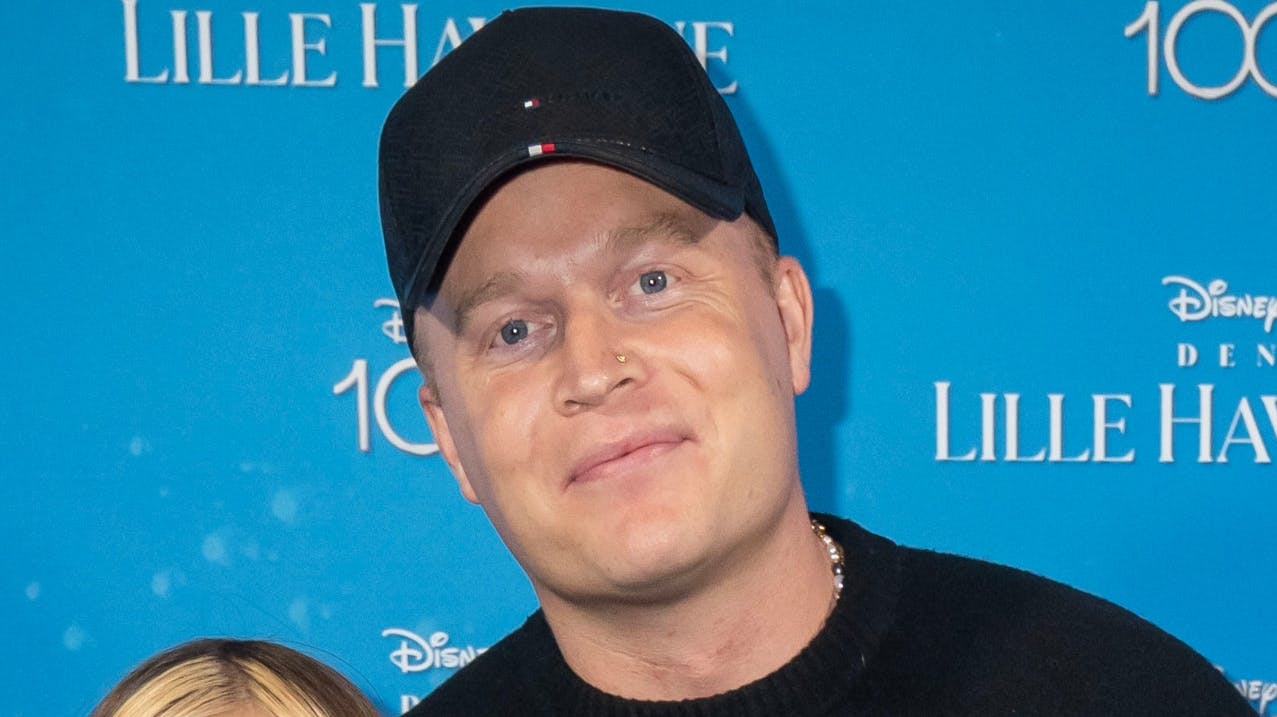 Se billedet: Anne Linnets søn Xander tog lillesøster med i biografen ...