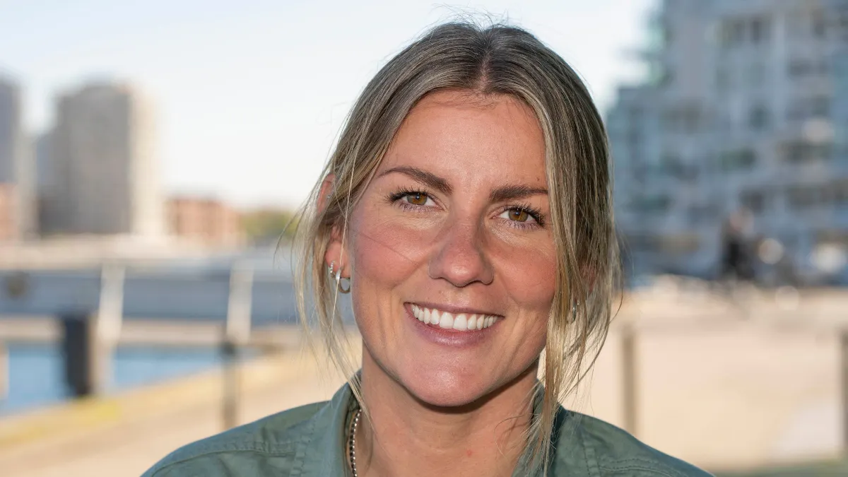 Se videoen: Så gode venner er Bachelorette-Mette med gutterne – men ...