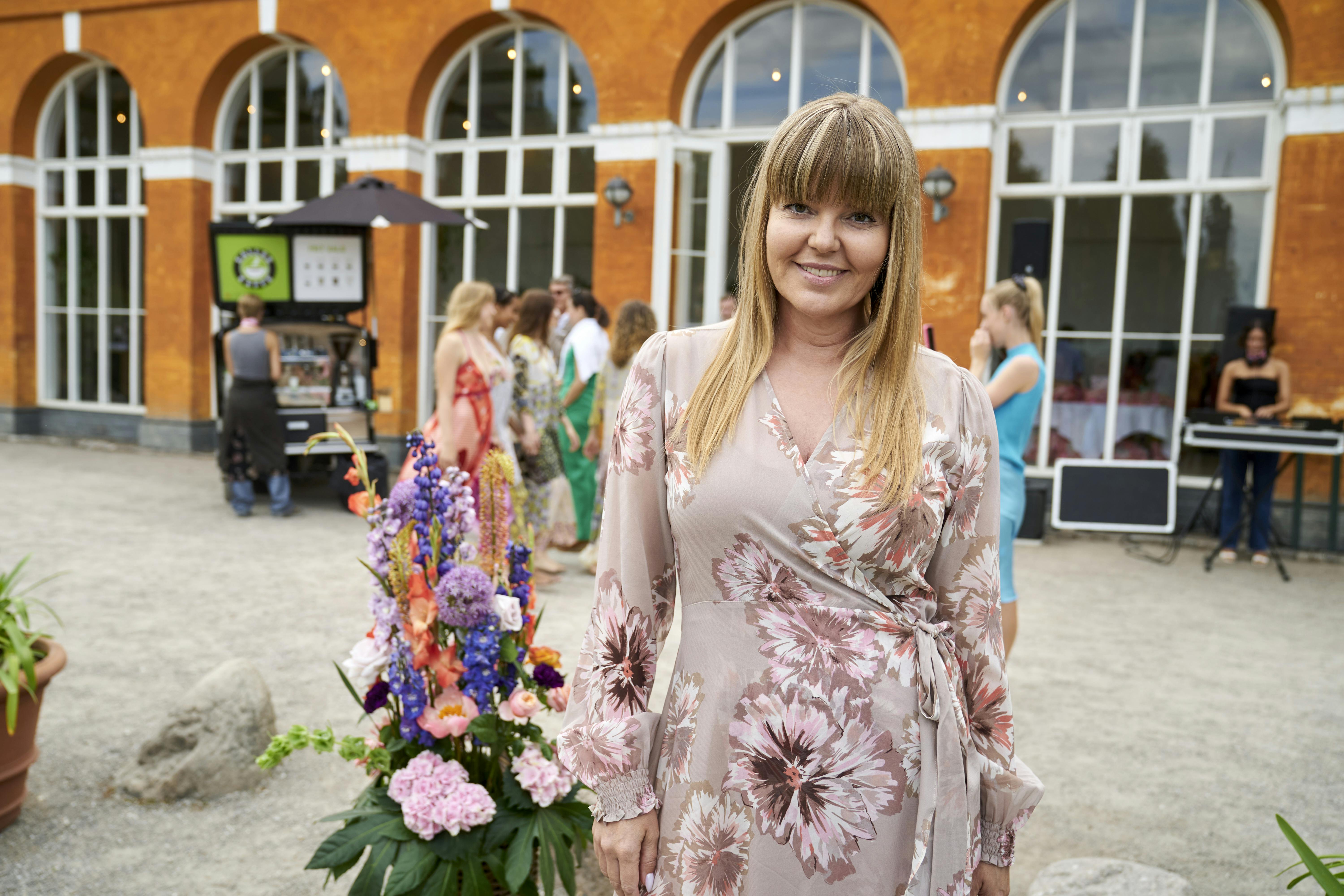 Lina Rafn overraskede: Smed skoene og dansede med | BILLED-BLADET