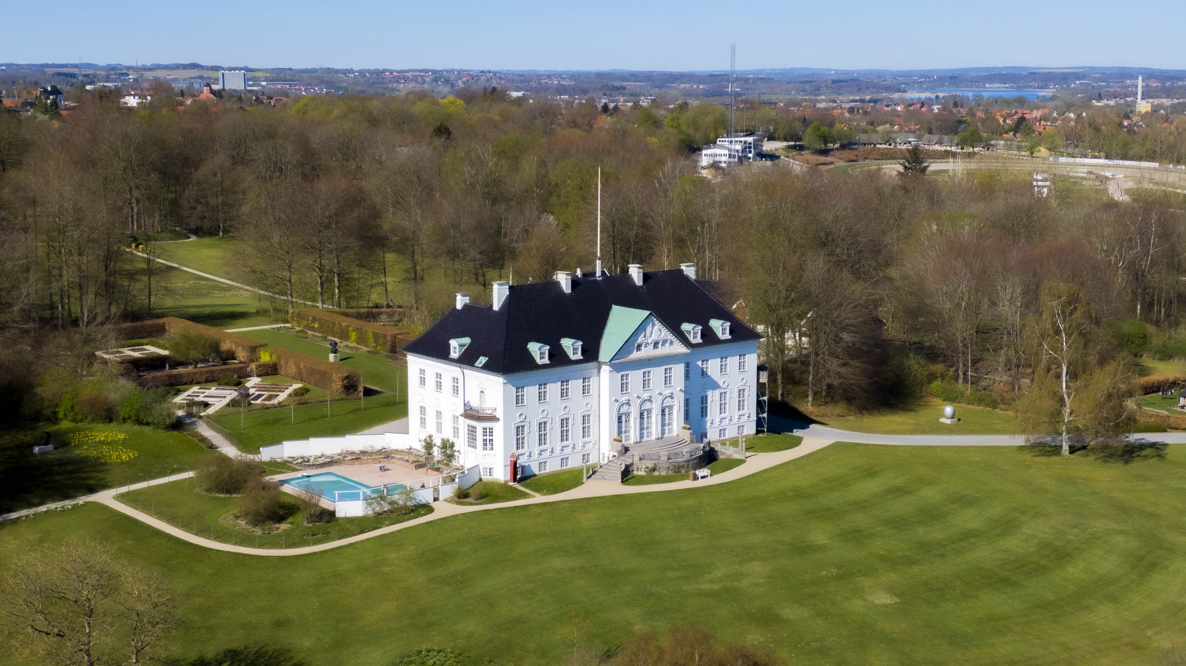 Store ændringer på slottet: Dronning Margrethe sætter alt på pause ...