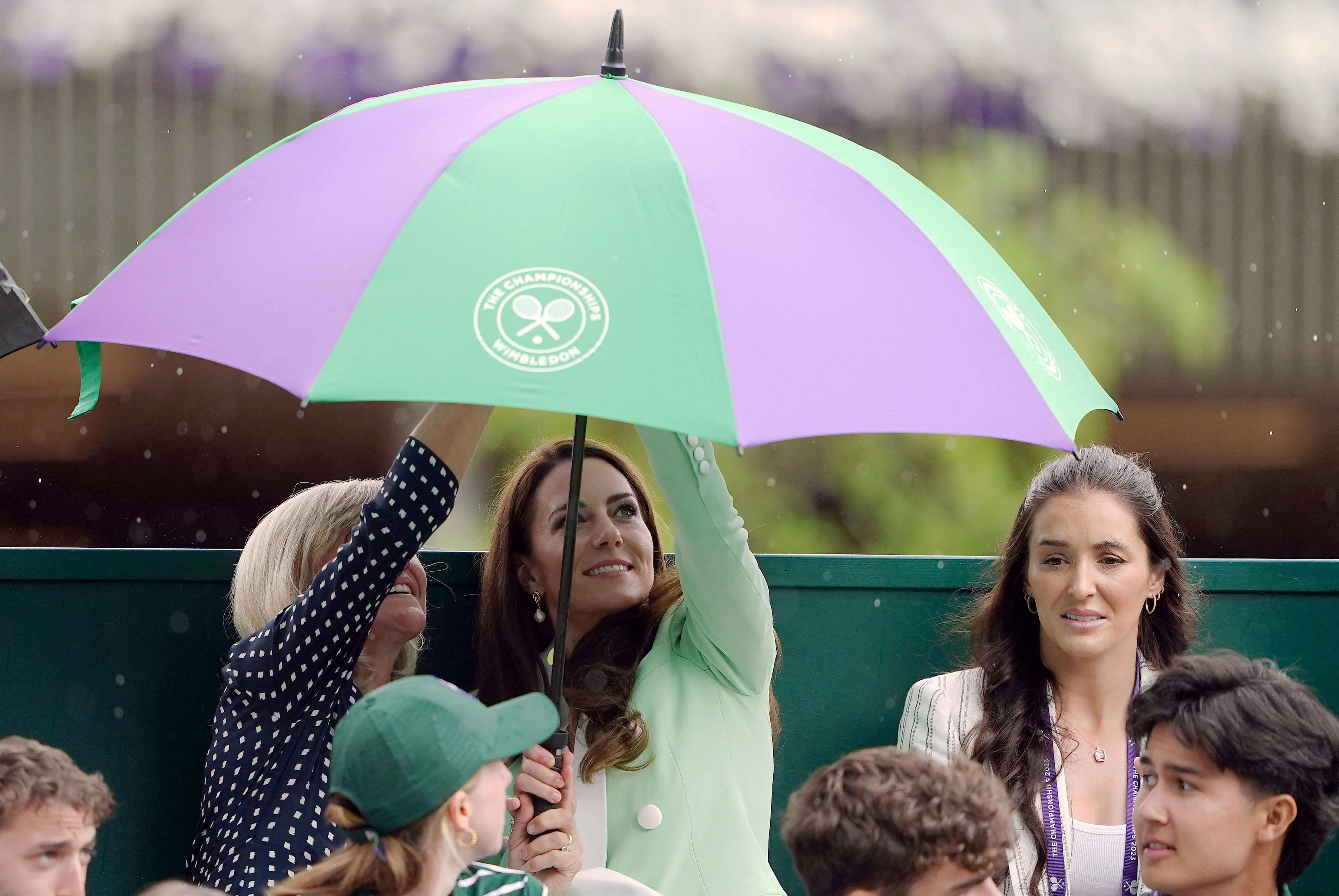 Se billederne: Prinsesse Kate til Wimbledon i mintgrøn blazer med 80’er ...
