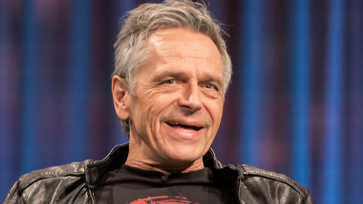 Nyder kærligheden med sin smukke brud: Derfor er Michael Falch og hans ...