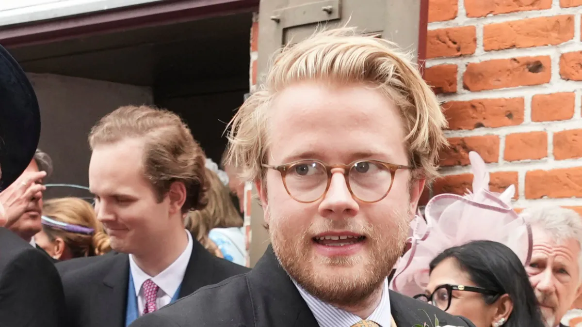 Gommens bror var med i populær tv-serie: Kan du genkende ham? | BILLED ...
