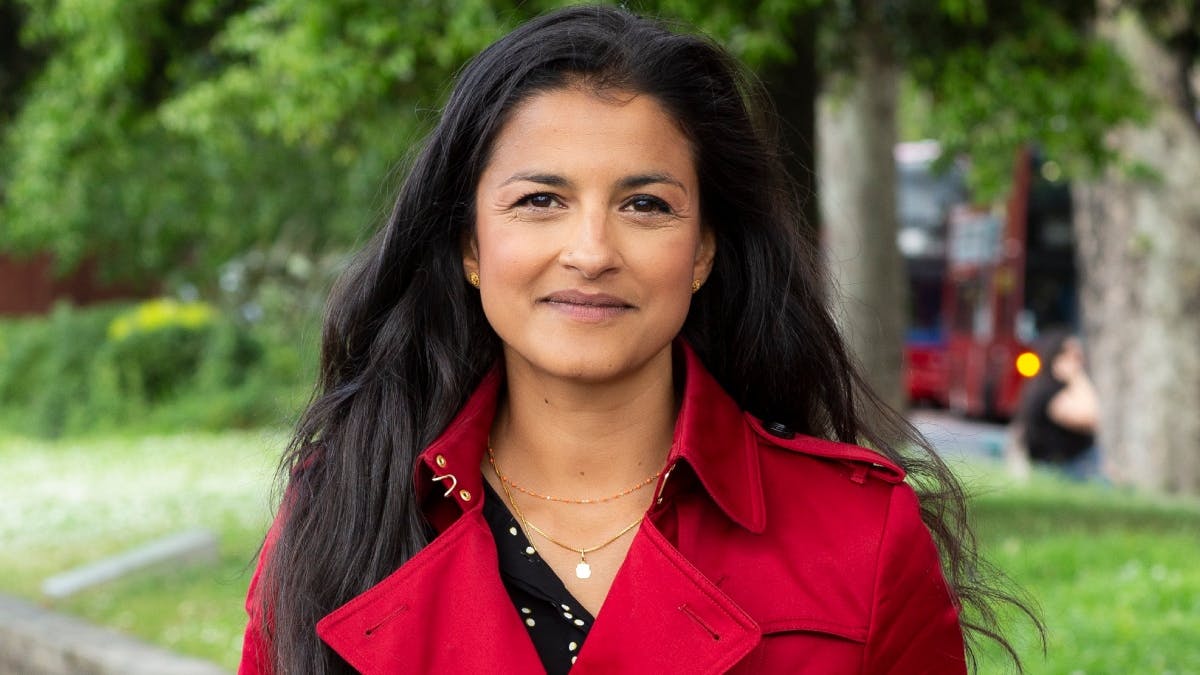Divya Das Flytter Hjem Scorer Kæmpe Tv Job Billed Bladet