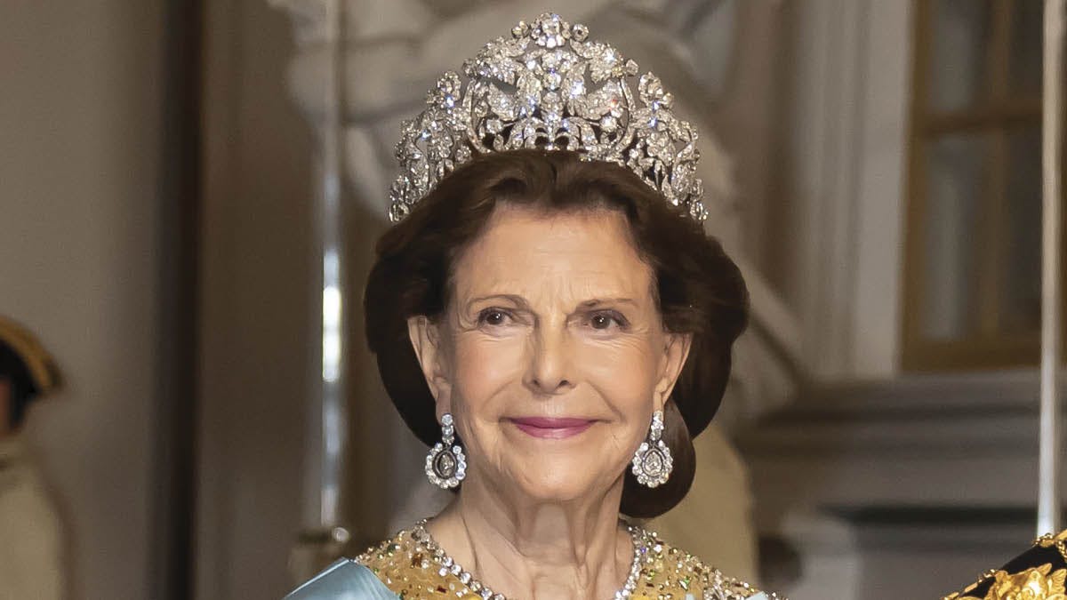 Rørende klip: Dronning Silvia i tårer under kronprinsesse Victorias ...