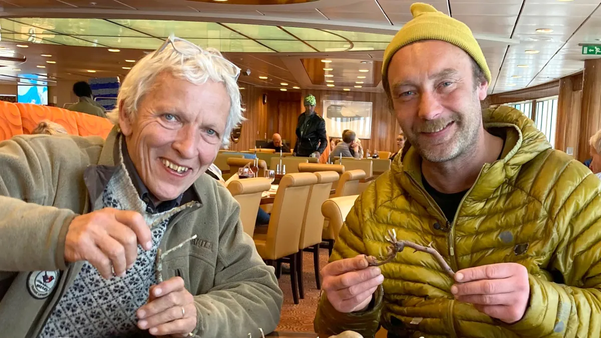 Nyder kærligheden med sin smukke brud: Derfor er Michael Falch og hans ...