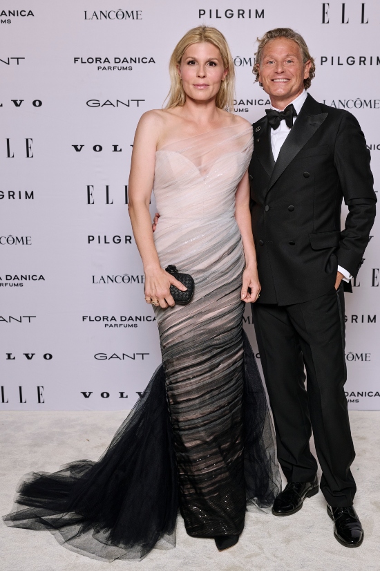 Til modeparty i mesterværk: Se hvem der klædte Cecilie Stenspil på til ...