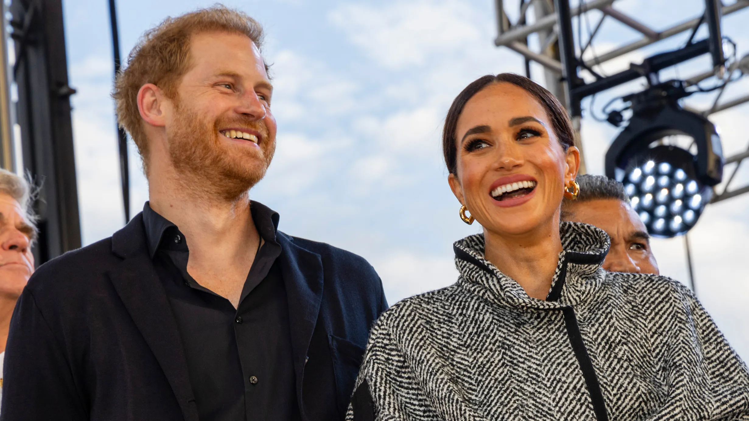 Overraskede alle: Harry og Meghan dukkede op til Hollywood-arrangement ...