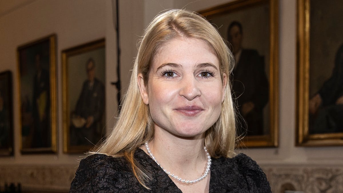 Under sin barsel: Christina Krzyrosiak Hansen vier tv-par ved smukt ...