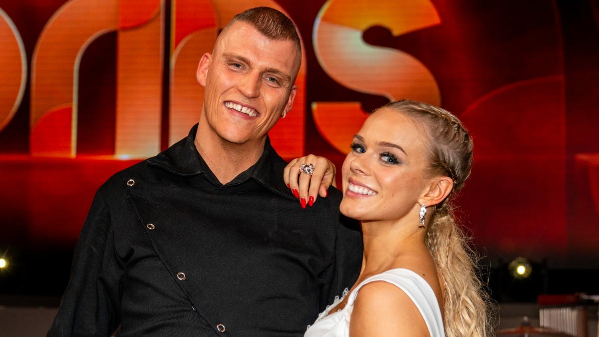 Midt under Vild med dans: Sebastian Bull er også rejst fra Danmark ...