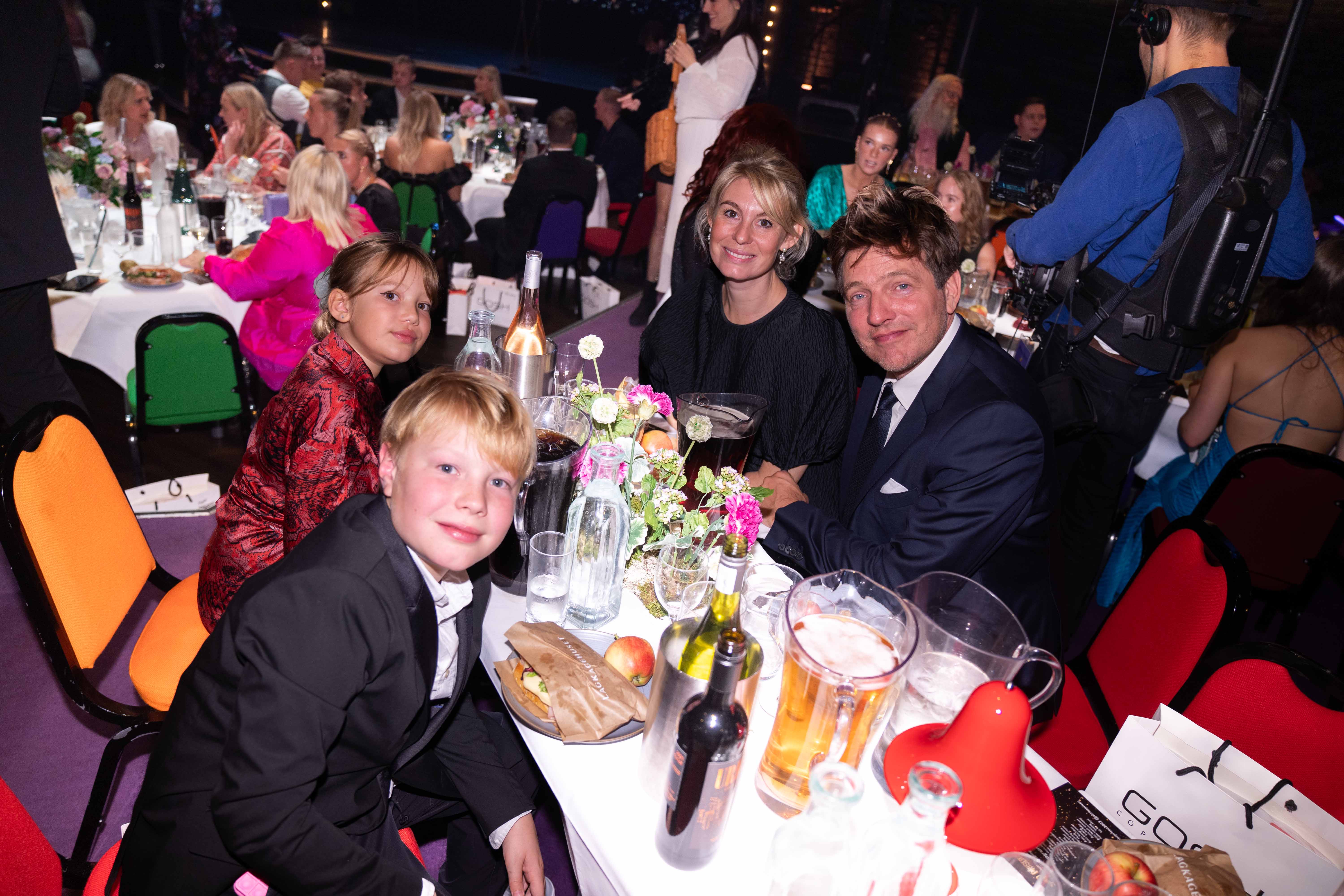 Thomas Vinterberg og hustruen overrasker: Har deres yngste med på den ...