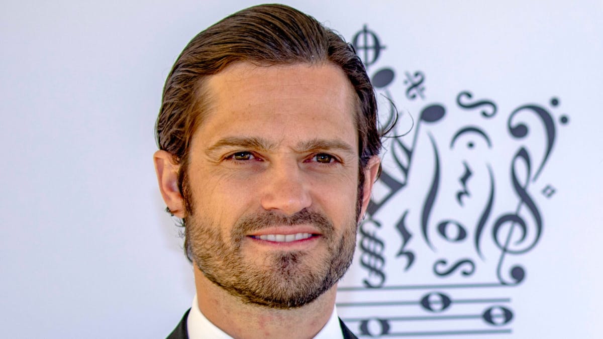 Prins Carl Philip er kommet til skade: Højre arm er i gips | BILLED-BLADET