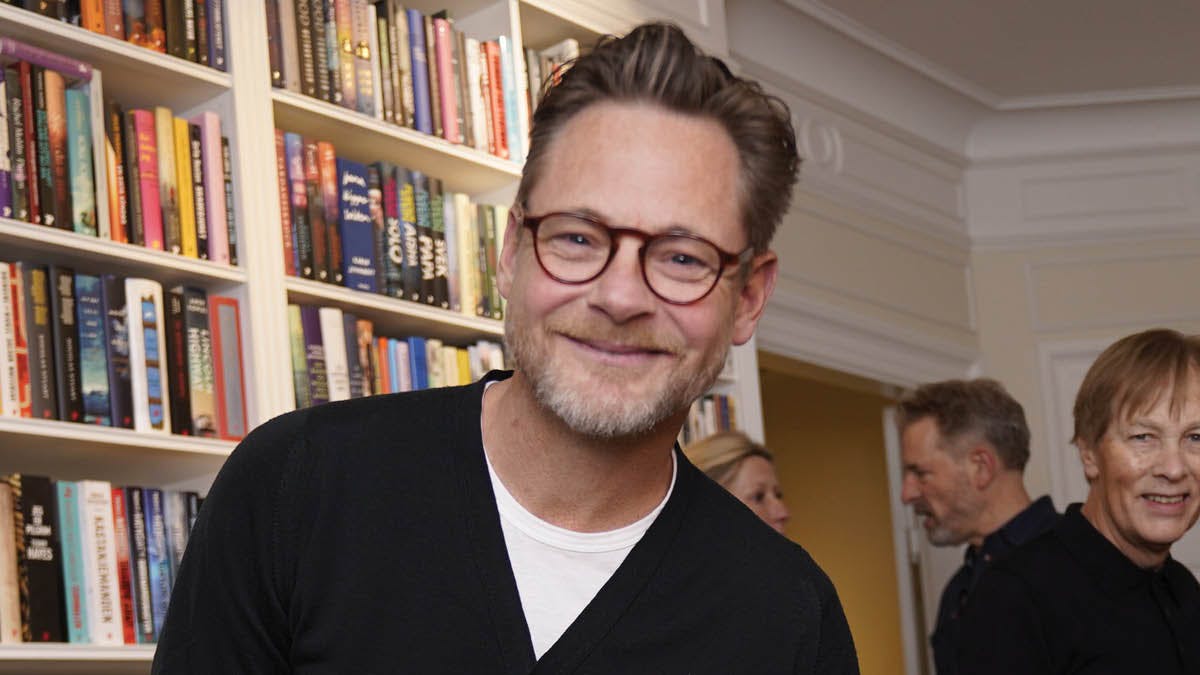 Med far til fest: Paw Henriksen havde sin seksårige søn med i byen ...