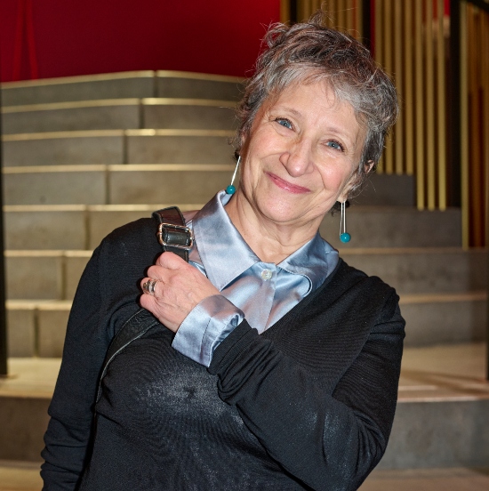 Bragende bifald til bevæget modtager af prestigefuld teaterpris ...