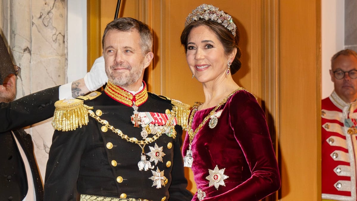 Kronprins Frederik startede som rekrut - nu kom han tilbage som admiral ...