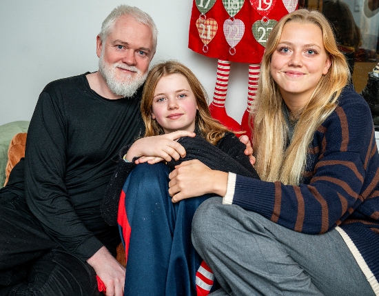 Overvældet Esben Dalgaard: Hans bog om modermærkekræft nomineret til ...