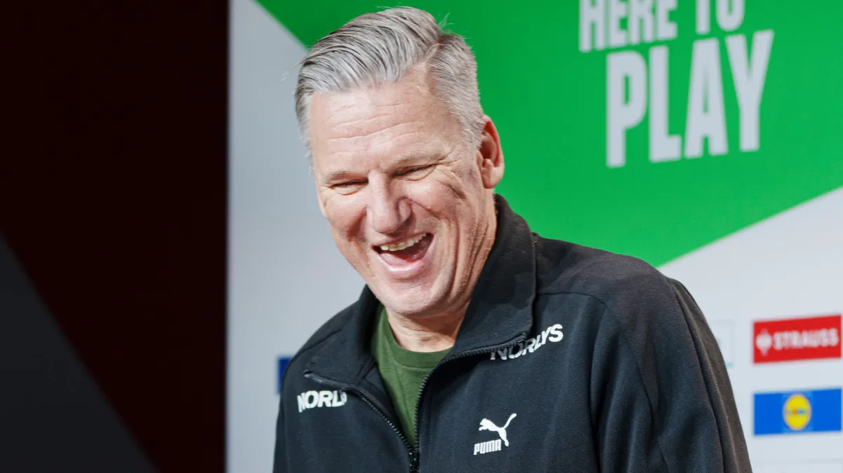 Kæk kommentar på pressemødet: Da Nikolaj Jacobsen sagde det, brød salen ...
