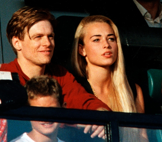 Verdensstjernen Bryan Adams: Nu taler han for første gang om sit ...