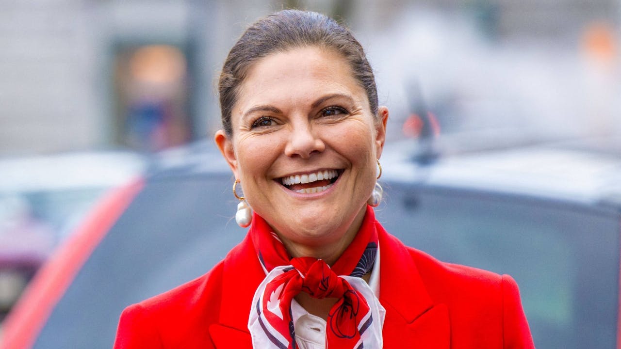 Hov, er det ikke? Pludselig dukkede mor og far op under kronprinsesse ...