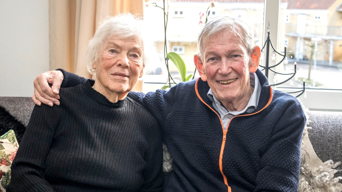 Se det søde billede: Oldebørn er lykken for Jørn og Erna Hjorting ...