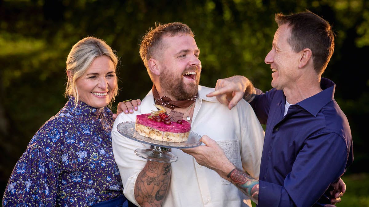 Kan ikke holde masken i Den store juniorbagedyst: Rygtet siger, at han ...