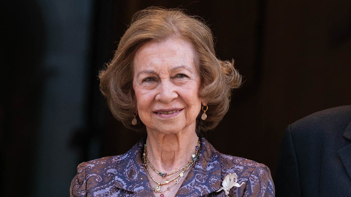 Fine påskebilleder: Dronning Sofia hånd i hånd med datteren | BILLED-BLADET