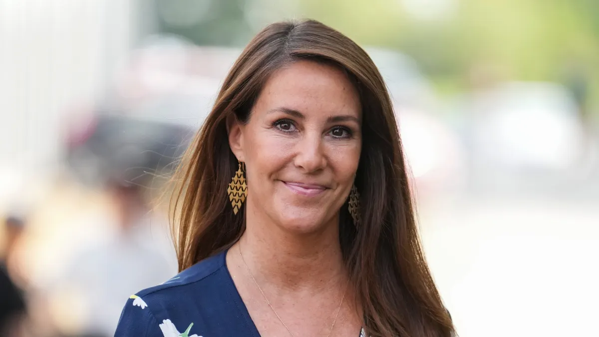 Prinsesse Marie i dramatisk kjole fra high street-kæde | BILLED-BLADET