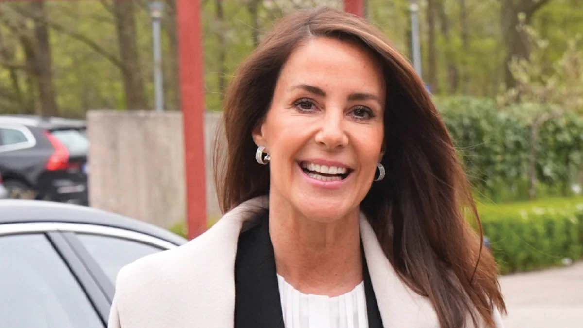 Se billederne: Prinsesse Marie på opgave i Danmark i elegant look ...