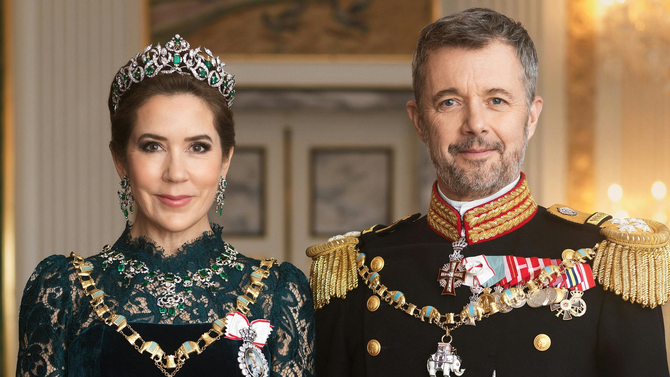 Spottede du detaljen? Det er første gang, at dronning Mary gør dette ...