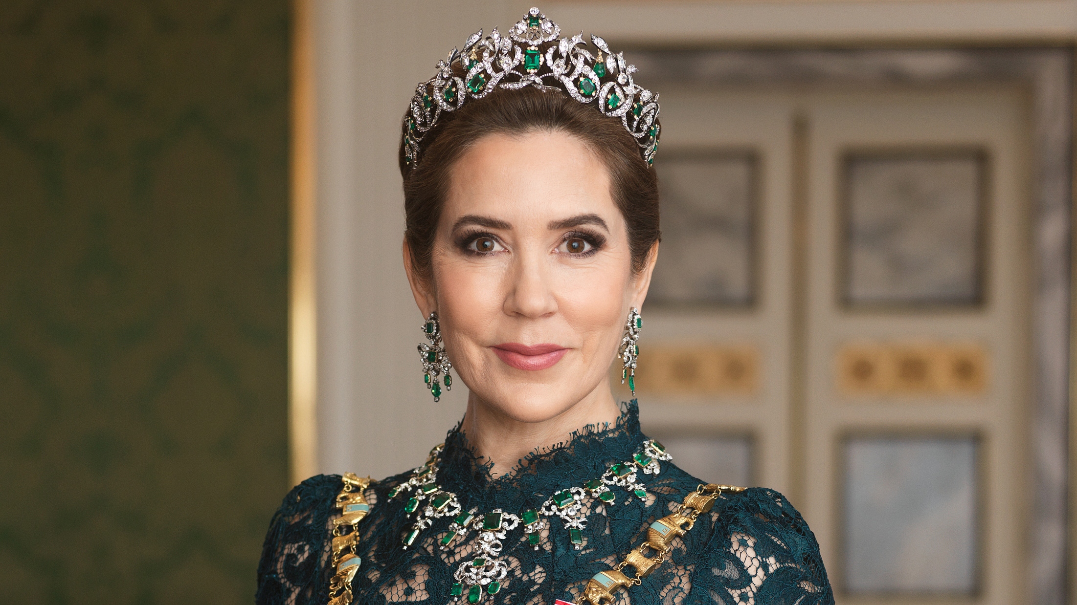 Dronning Mary er den eneste, som kan bære kronjuvelerne – men dette må ...