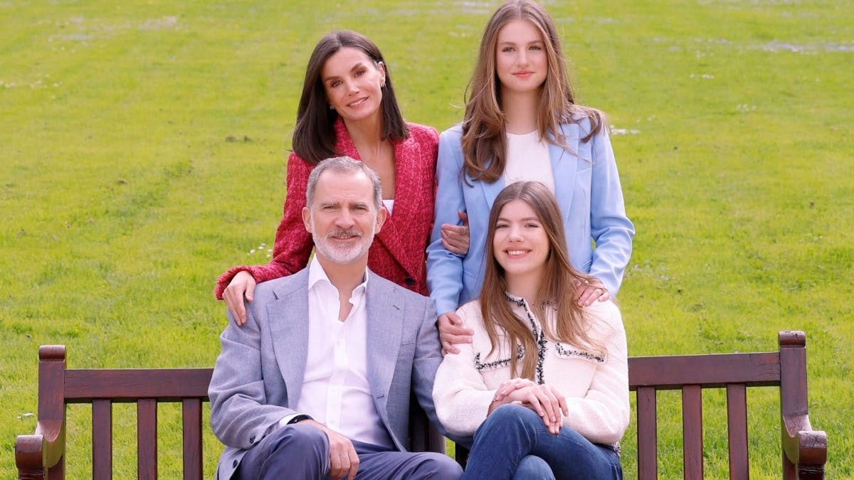 Dronning Letizia og prinsesse Sofia traf samme stilvalg: Mor og datter havde én ting til fælles ...